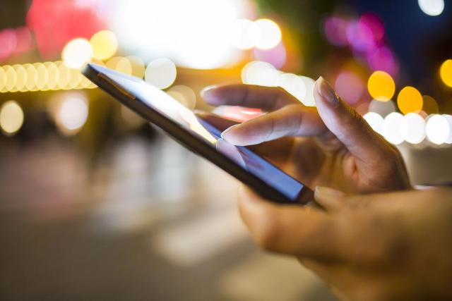 Screen Burn-In vs Image Retention: How to Tell & When to Repair Your ...