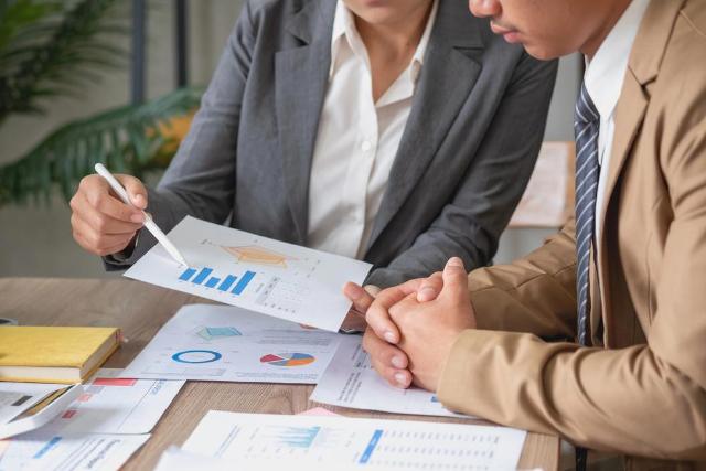 FinOp vs Traditional Finance: Why Modern Investment Firms Need ...