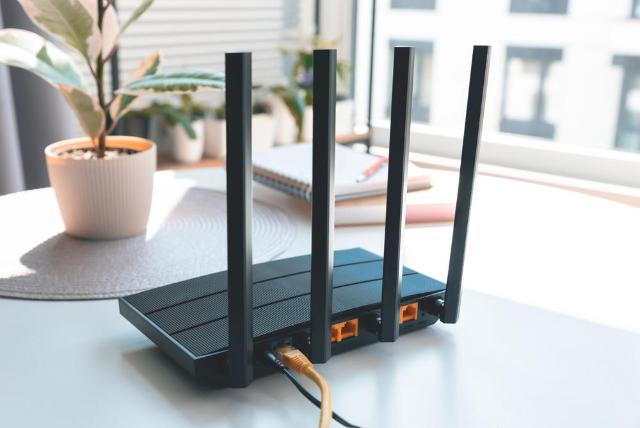 What to Consider When Choosing a Router for Your Home or Office ...