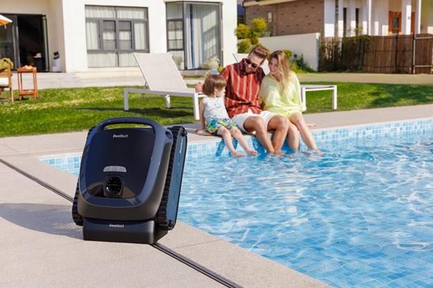 Robot Pool Cleaner: What Are the Disadvantages of Robotic Pool Cleaners ...